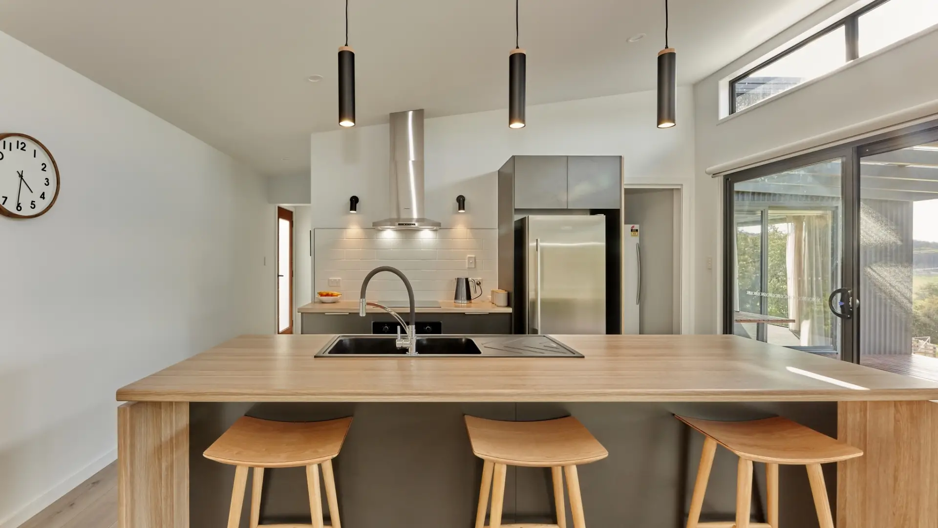 Stylish Apollo Home in Acacia Hills